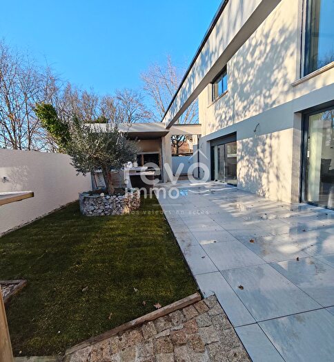 Maison à vendre - Villars-les-Dombes - 5 pièces - 4 chambres