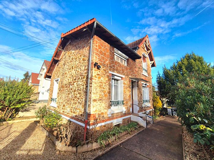Maison à vendre - Montgeron, Centre-ville, Gare - 4 pièces - 3 chambres
