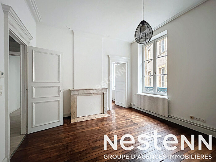 Appartement à louer - Metz, Centre-ville - 4 pièces - 3 chambres