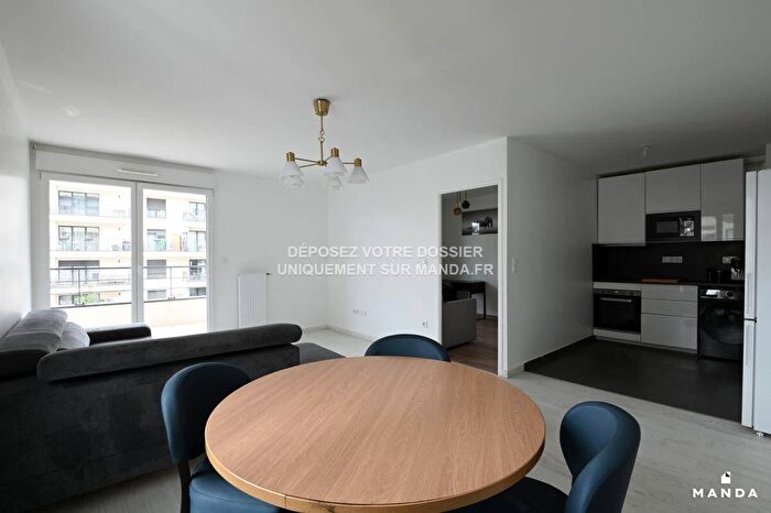 Appartement 4 pièces à louer à Plateau-Grèves-Europe-Gare du Stade-Fossés Jean, Colombes