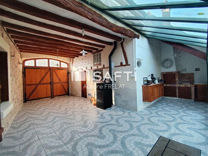 Maison à vendre - Sainte-Catherine-de-Fierbois - 5 pièces - 4 chambres