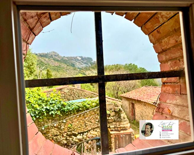 Maison à vendre - Le Plan-de-la-Tour - 5 pièces - 4 chambres