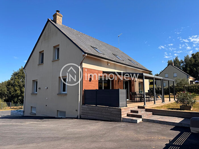 Maison à vendre - Isigny-le-Buat - 6 pièces - 5 chambres