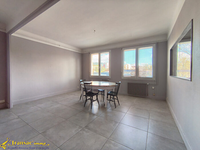 Appartement à vendre - Thiers - 4 pièces - 3 chambres