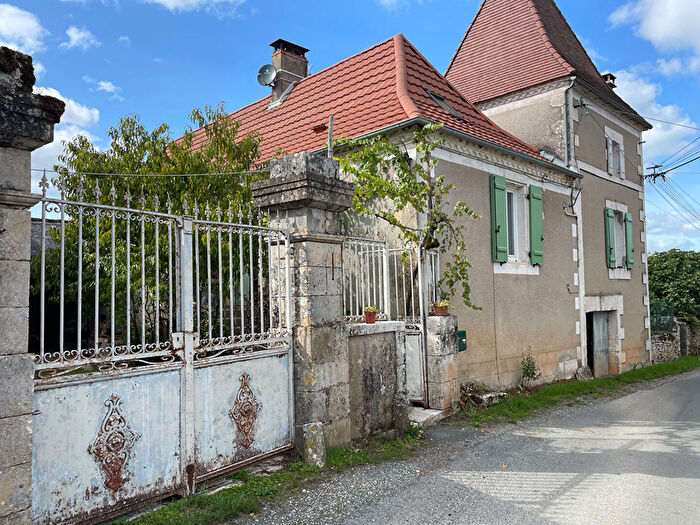 Maison à vendre - Coulaures - 4 pièces - 3 chambres