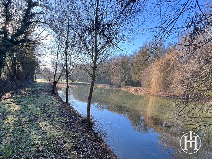 Maison à vendre - Vallenay - 1 pièce - 1 chambre