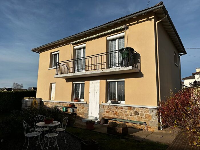 Maison 5 pièces à Pleaux, à vendre