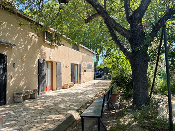 Maisons à vendre et appartements à louer - 1