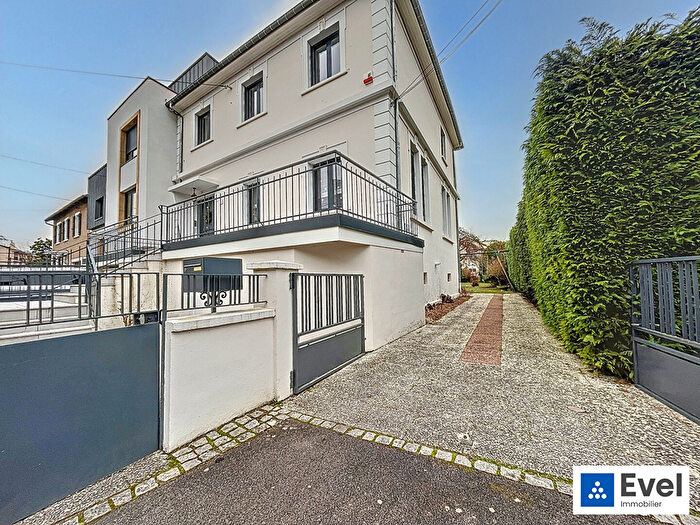 Maison à vendre - Montigny-lès-Metz, Friches - 10 pièces - 6 chambres