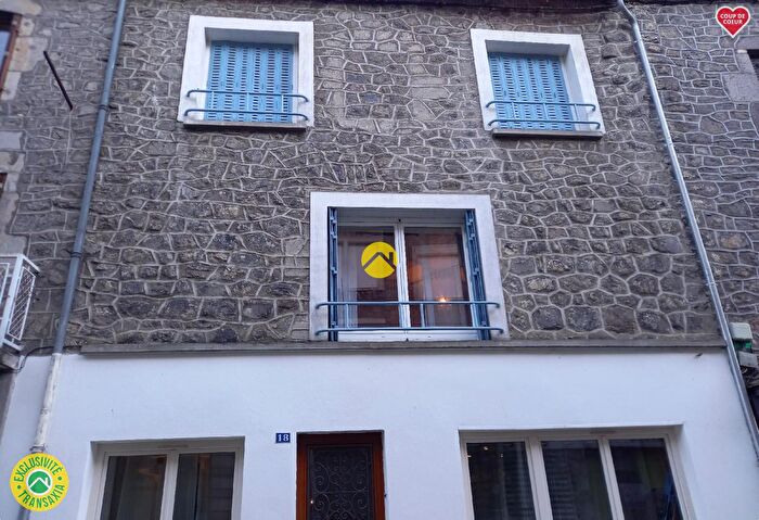 Maison à vendre - Allanche - 6 pièces - 5 chambres