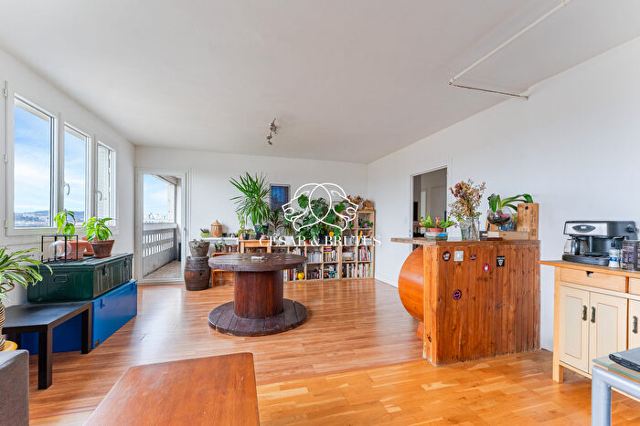 Appartement à vendre - Villeurbanne, Poudrette, Les Brosses - 4 pièces - 2 chambres