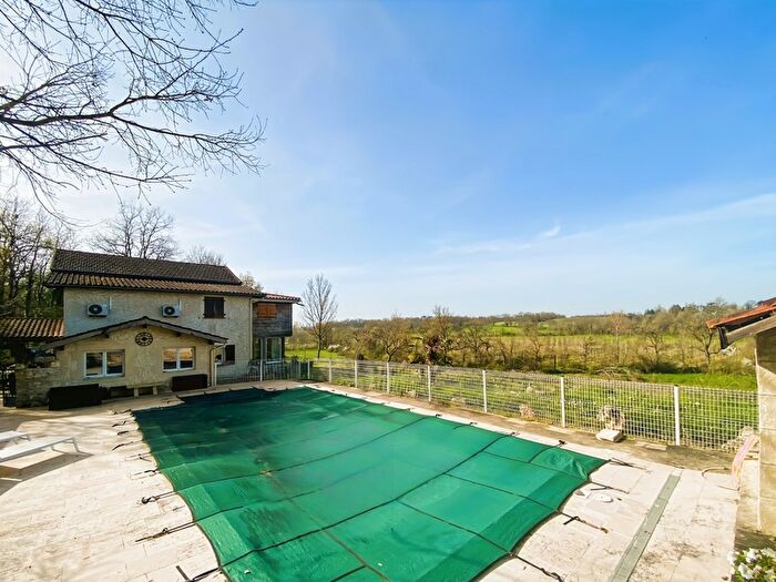 Maison à vendre - Montréal - 6 pièces - 5 chambres