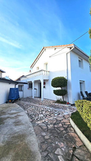 Maison à vendre - Paray-Vieille-Poste - 4 pièces - 3 chambres