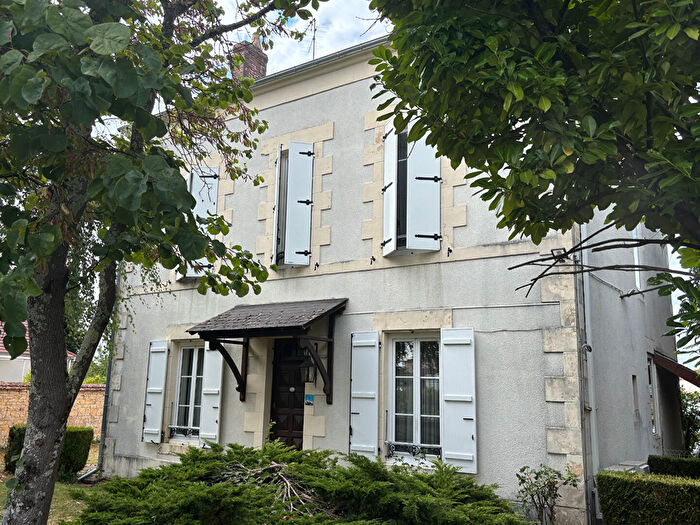 Maison à vendre - Varennes-Vauzelles - 8 pièces - 5 chambres