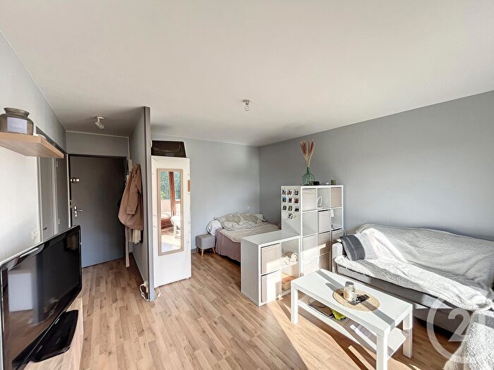 Appartement à vendre - Riom, Les Charmettes, Le Champ dOjardias, Layat - 1 pièce