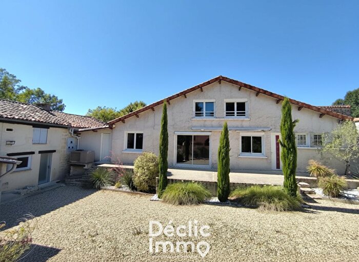 Maison 5 pièces à vendre - Saint-Genis-d'Hiersac