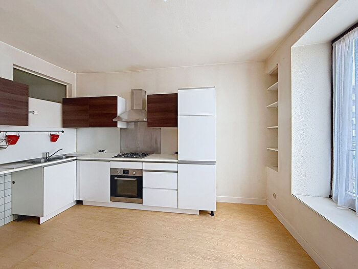 Appartement à louer - Voiron, Centre-ville, Gare - 2 pièces - 1 chambre