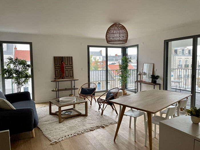 Maisons à vendre et appartements à louer - 1