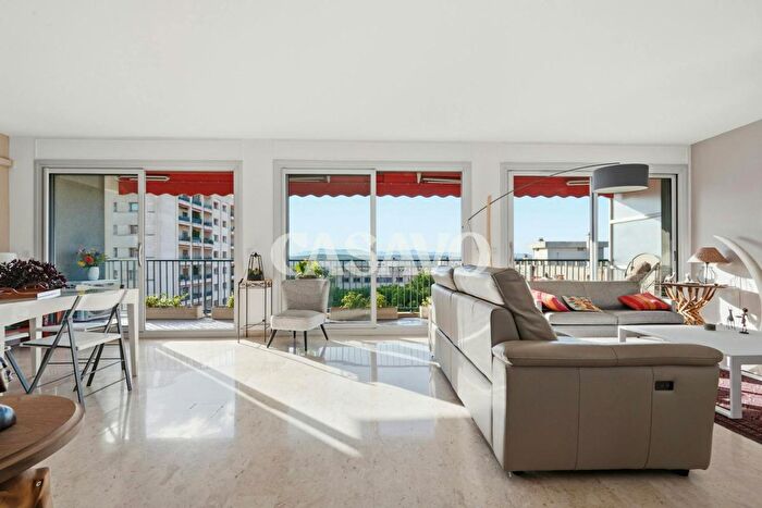 Aix-en-Provence, Saint-Donat, Les Platanes : Appartement 4 pièces à vendre