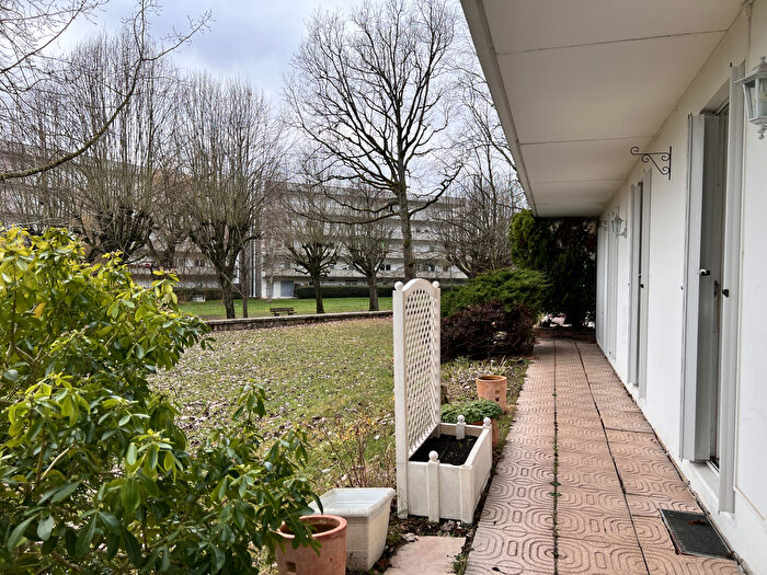 Appartement à vendre - Vaux-le-Pénil - 4 pièces - 3 chambres