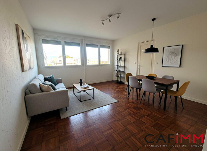 Appartement à vendre - Bron, Le Terraillon - 2 pièces - 1 chambre