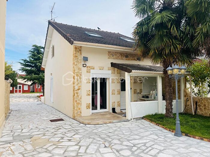 Maison 5 pièces à Montfermeil, Franceville, à vendre