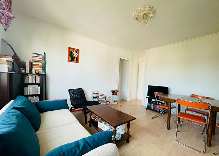 Appartement à louer - Villeurbanne, Buers - 1 pièce - 1 chambre