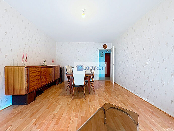 Noisy-le-Grand, Centre-ville : Appartement 3 pièces à vendre
