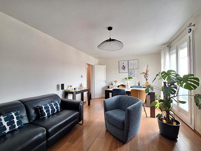 Appartement 4 pièces à louer à Dijon, Port du Canal