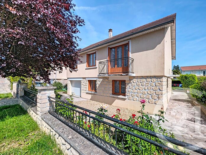 Maison 5 pièces à Roissy-en-Brie, à vendre