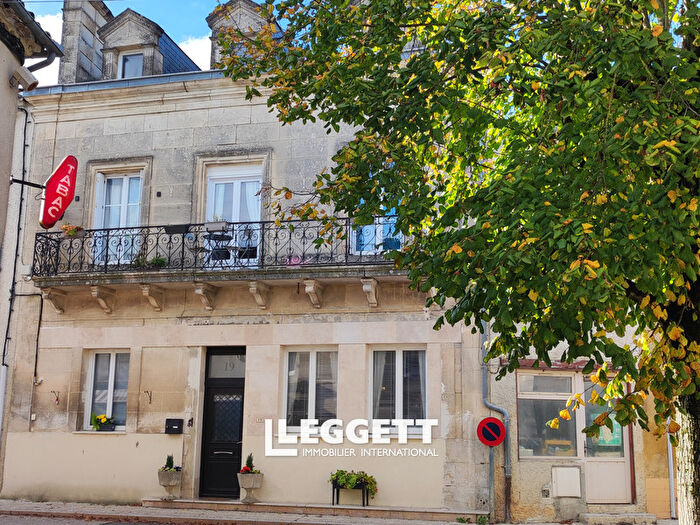 Maison à vendre - Villefagnan - 6 pièces - 4 chambres