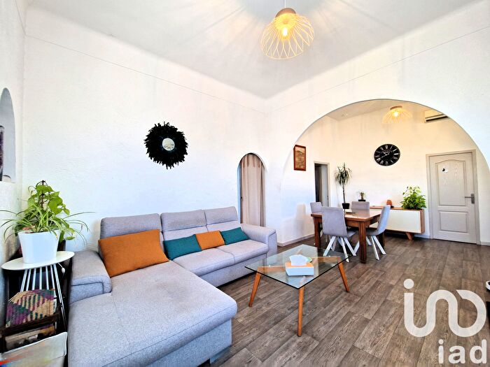 Maison à vendre - Châteaurenard, Jentelin, Route dAvignon, Confignes - 10 pièces - 4 chambres