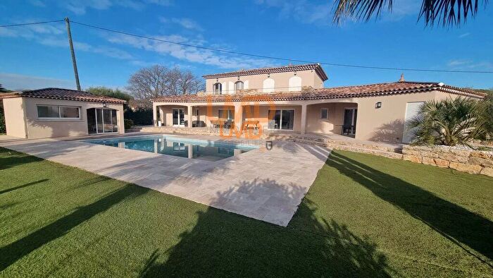 Maison à vendre - Le Muy - 7 pièces