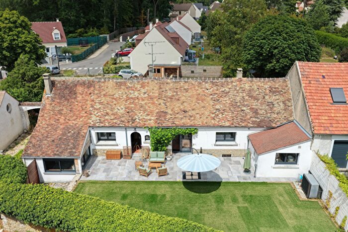 Maison 5 pièces à Autouillet, à vendre