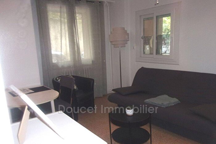 Appartement à louer - Béziers - 2 pièces - 1 chambre