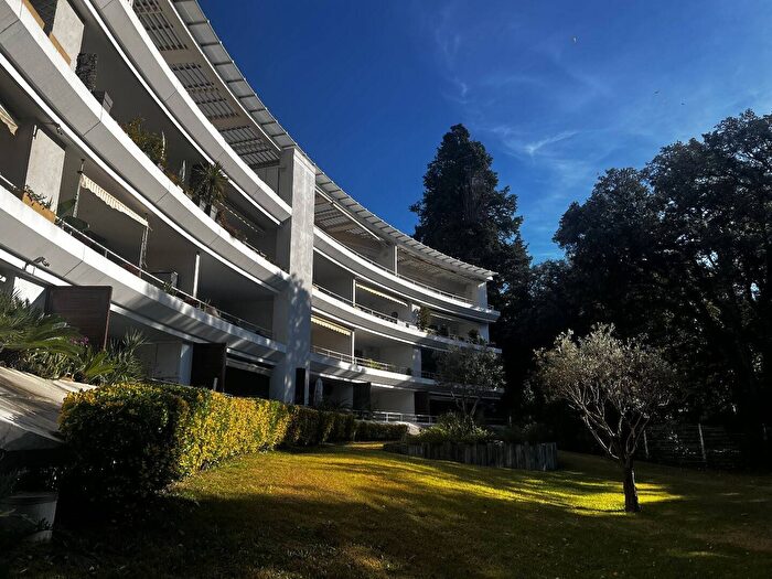 Appartement à louer - Beaux Arts, Montpellier - 3 pièces - 2 chambres