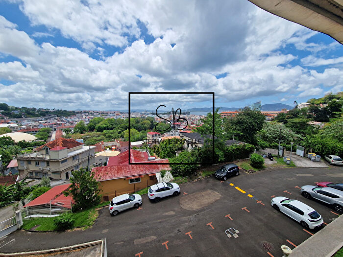 Appartement à vendre - Fort-de-France - 4 pièces - 3 chambres