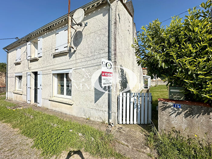 Maison à vendre - Saint-Étienne-du-Bois - 6 pièces - 5 chambres