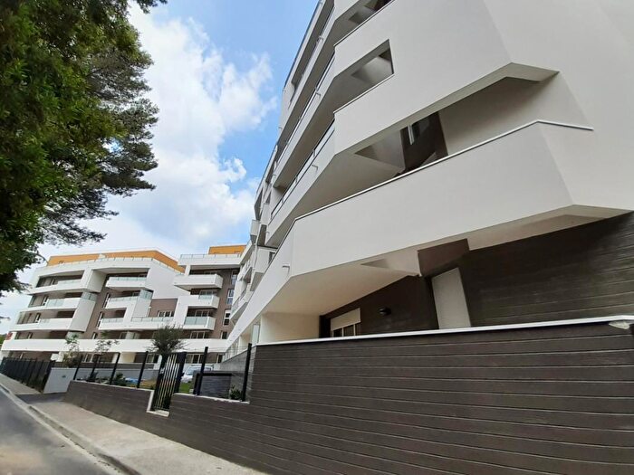 Appartement à louer - Nîmes, Croix de Fer, Mont Duplan - 2 pièces - 1 chambre