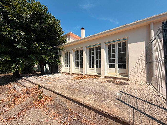 Arles, Trébon : Maison 5 pièces à vendre