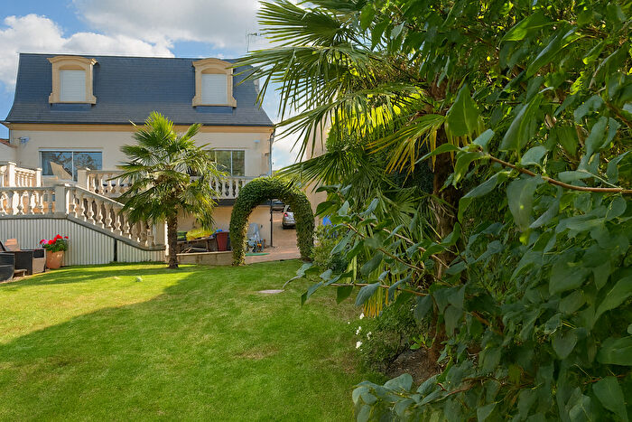 Maison à vendre - Vaujours - 6 pièces - 5 chambres