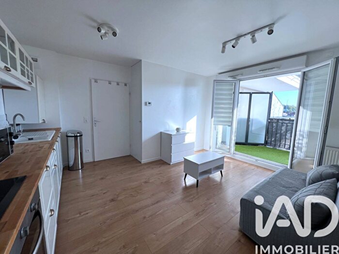 Leclerc-Centre Ouest, Brie-Comte-Robert : Appartement 1 pièce à louer