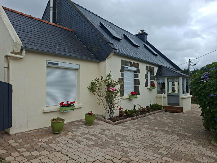 Maison à vendre - Plouigneau - 6 pièces - 4 chambres