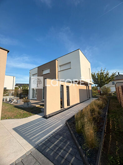 Village-Neuf : Maison 6 pièces à louer
