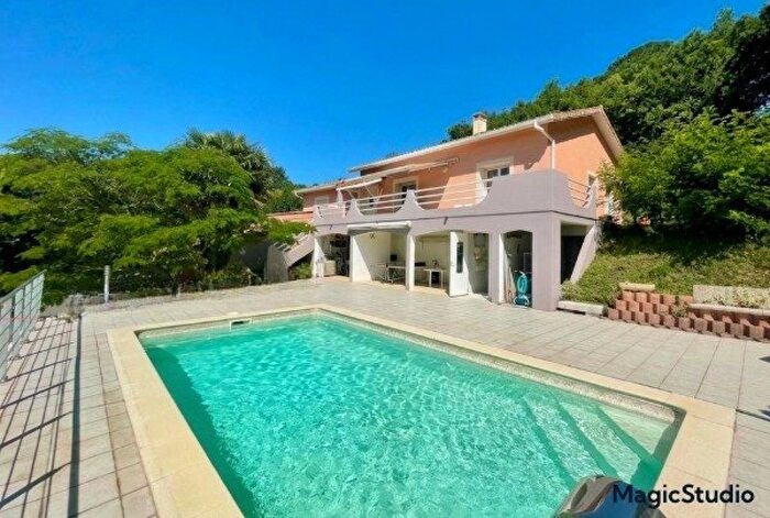 Maison 5 pièces à Hauterives, à vendre