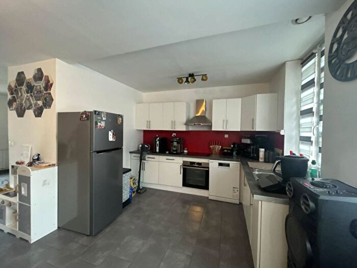 Maison à louer - Haucourt-en-Cambrésis - 5 pièces - 3 chambres