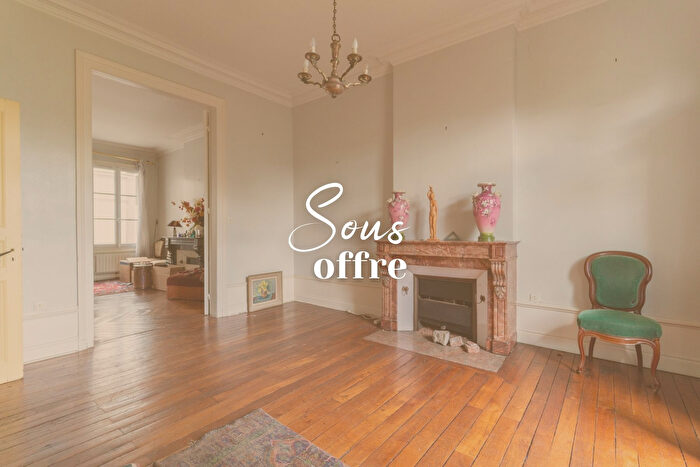 Maison à vendre - Tours, Cathédrale - 9 pièces - 6 chambres