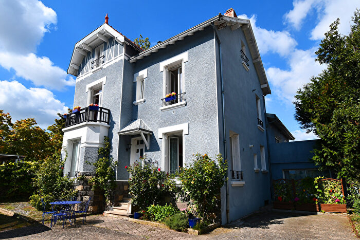 Maison à vendre - Clermont-Ferrand, Saint-Jacques - 10 pièces - 8 chambres