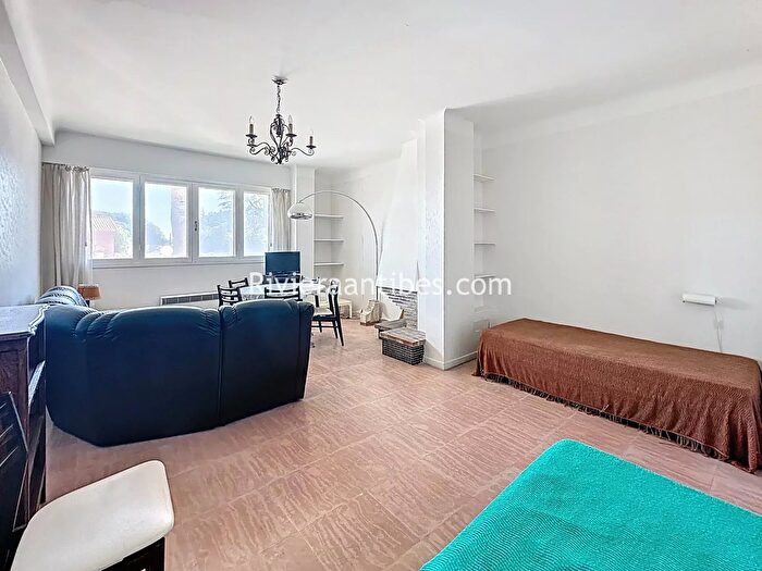 Appartement à vendre - Antibes, Juan-les-Pins, Le Cap - 2 pièces - 1 chambre