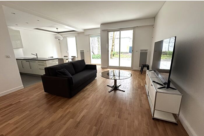 Appartement à louer - Neuilly-sur-Seine, Charles Laffitte - 2 pièces - 1 chambre